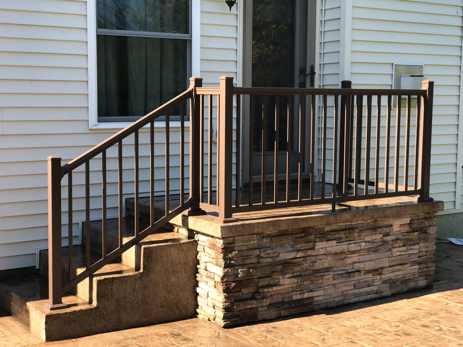 Modern Decks & Railings – The Deck & Railing Contractor You Can Trust.